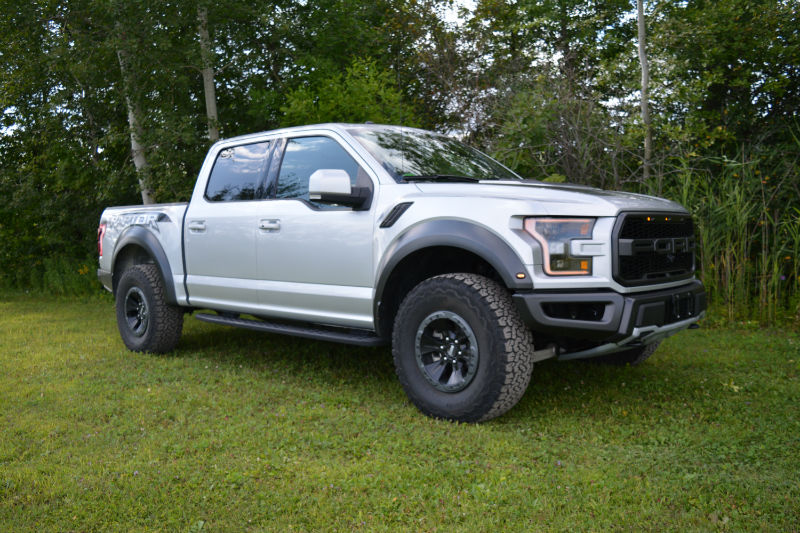 QUICK CAR REVIEW: 2017 Ford Raptor - Trucks And SUVs